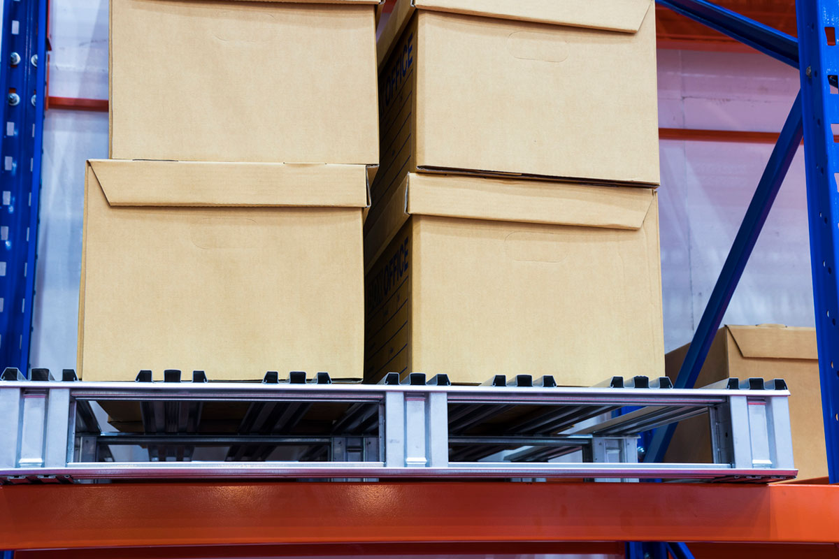 Metal Pallets Vs Wood Pallets: Features, Benefits & Price Comparison